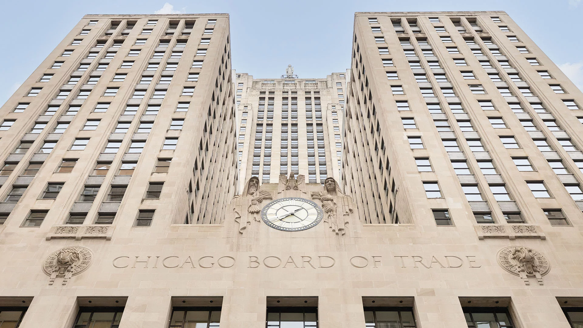 The iconic buildings of Chicago, Illinois | 360 CHICAGO