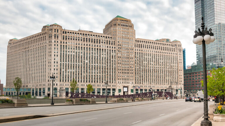 The iconic buildings of Chicago, Illinois | 360 CHICAGO